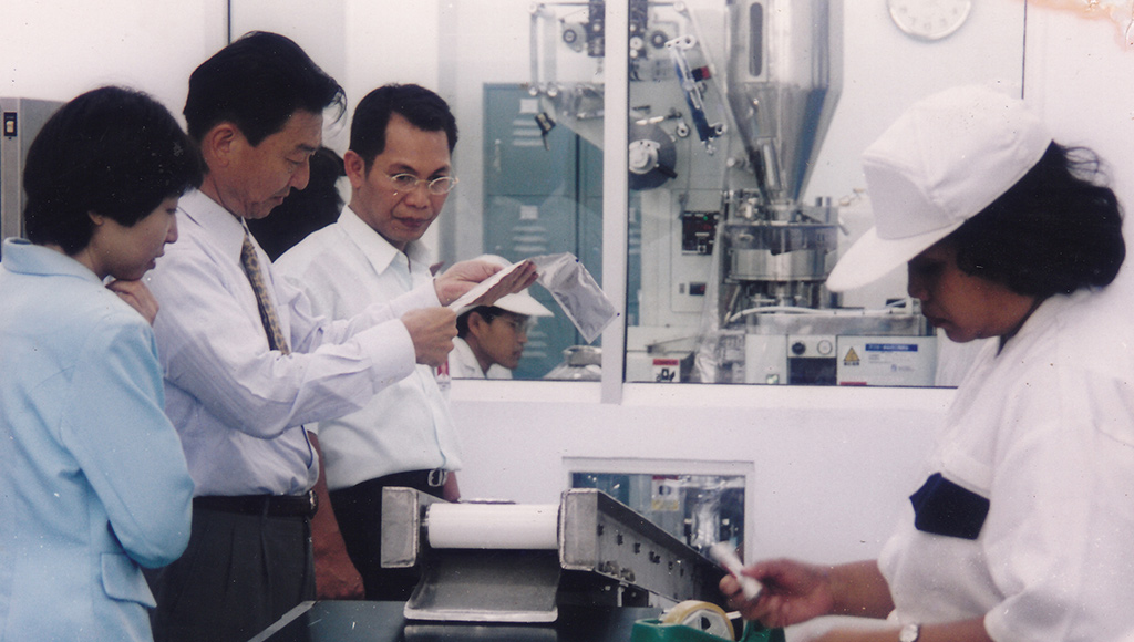 AWAL PRODUKSI POCARI SWEAT KEMASAN SACHET 15GR