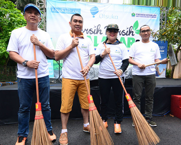 https://www.aio.co.id/cms/lib/images/news/bersih-bersih-malabar.jpg